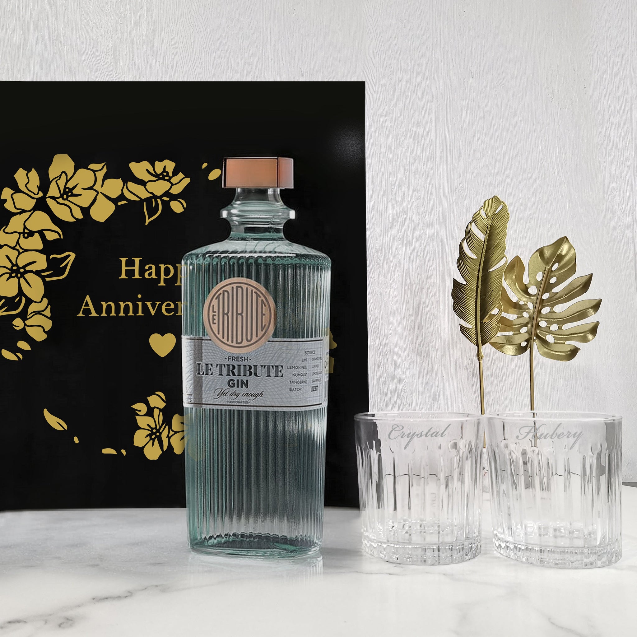 Le Tribute Gin & whisky Glasses Gift Set with Name Engraving